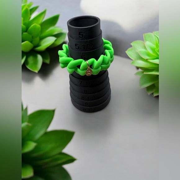 Marc Jacobs | Jewelry | Marc Jacobs Vibrant Green Bracelet | Poshmark